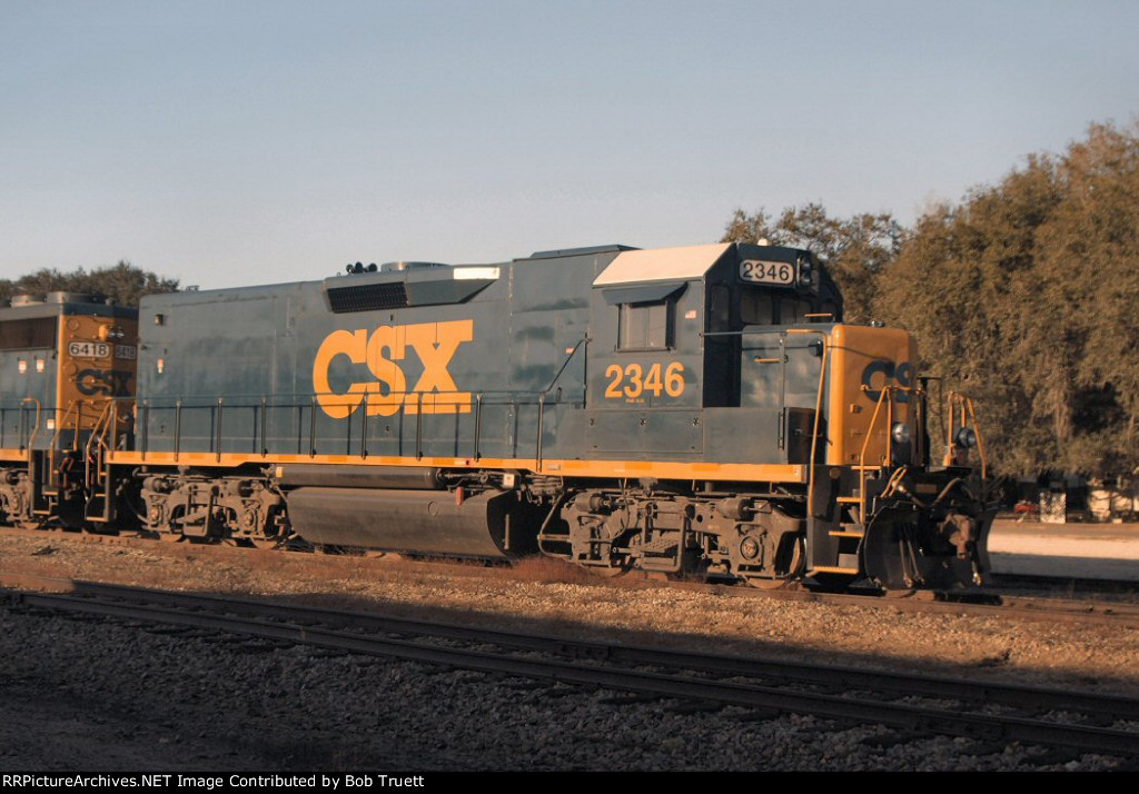 CSX 2346 and CSX 6418 are still in Wildwood, seemingly parked right where they were Thanksgiving ...